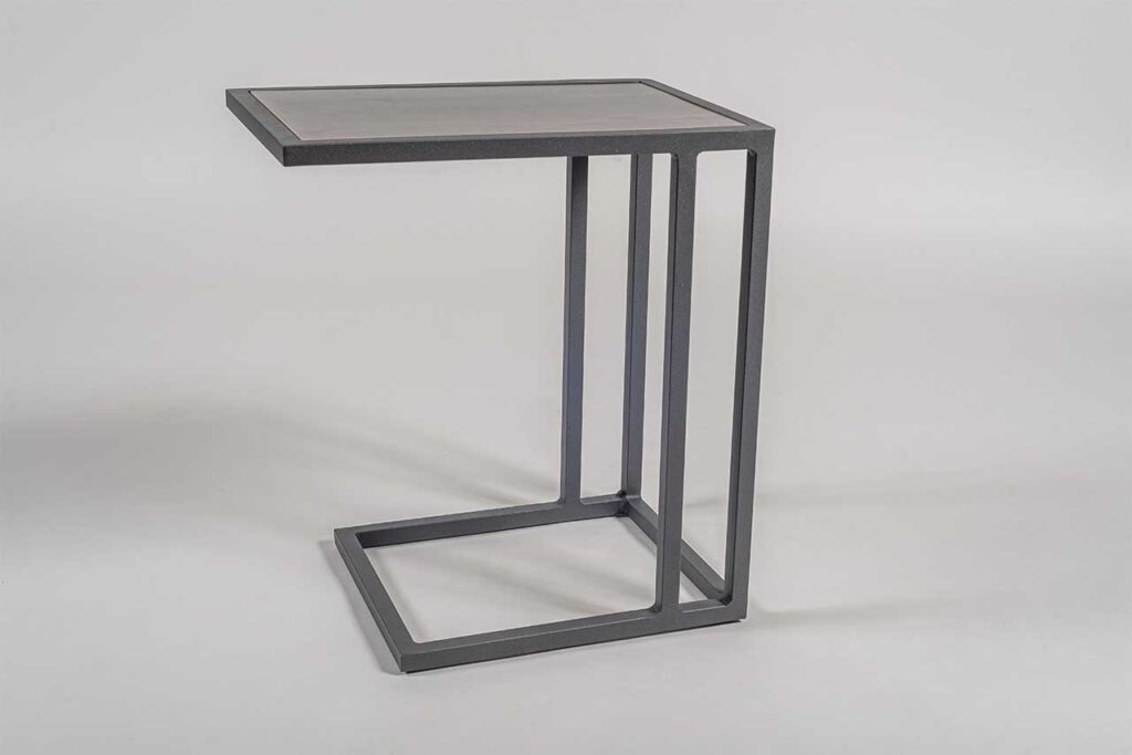 U-Shaped Side Table - Outdoor Furniture - Status - High Quality ...